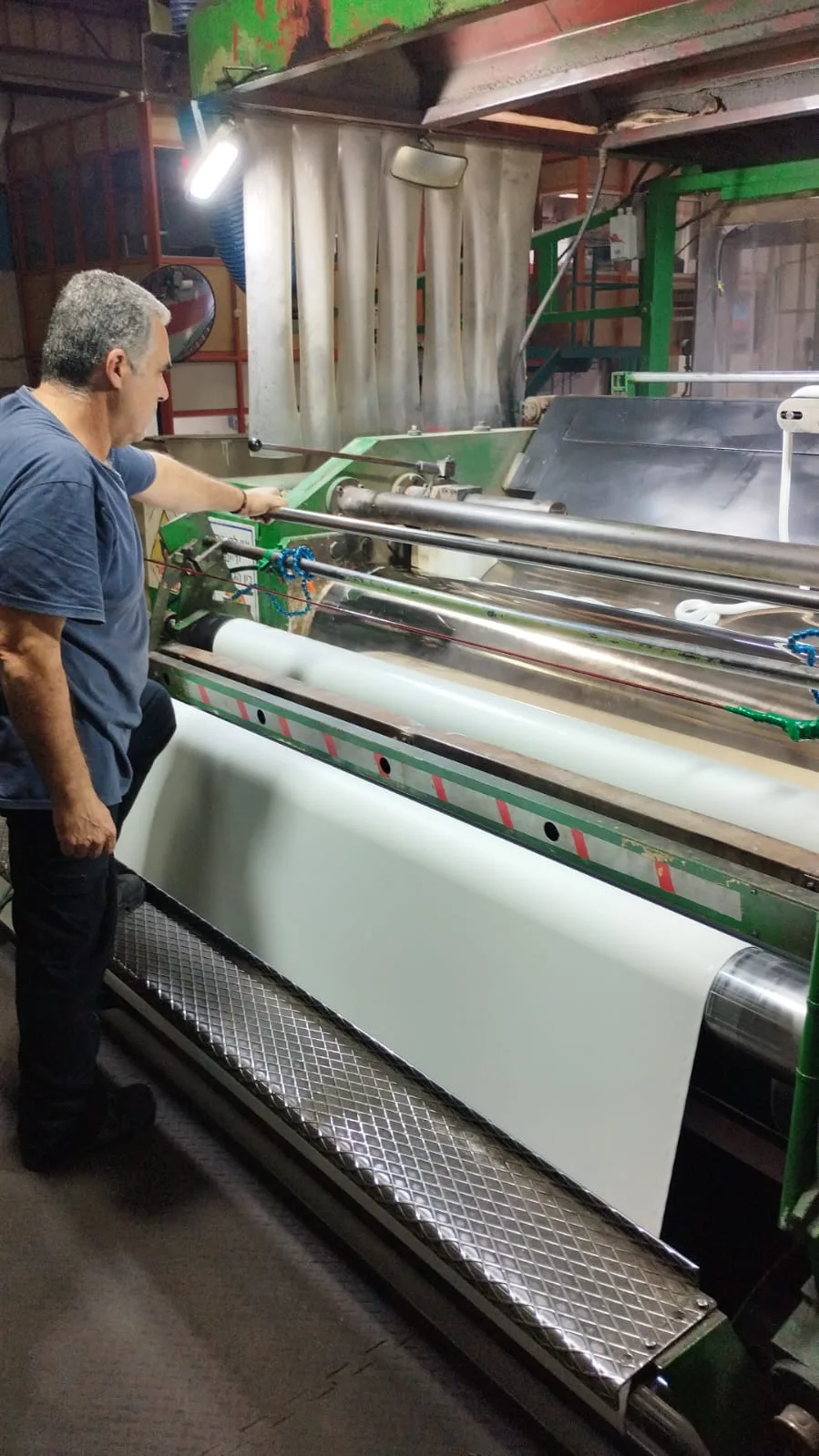 יריעות תרמופלסטיות: המדריך המקיף לעולם האיטום המודרני - ארז מוצרים ...